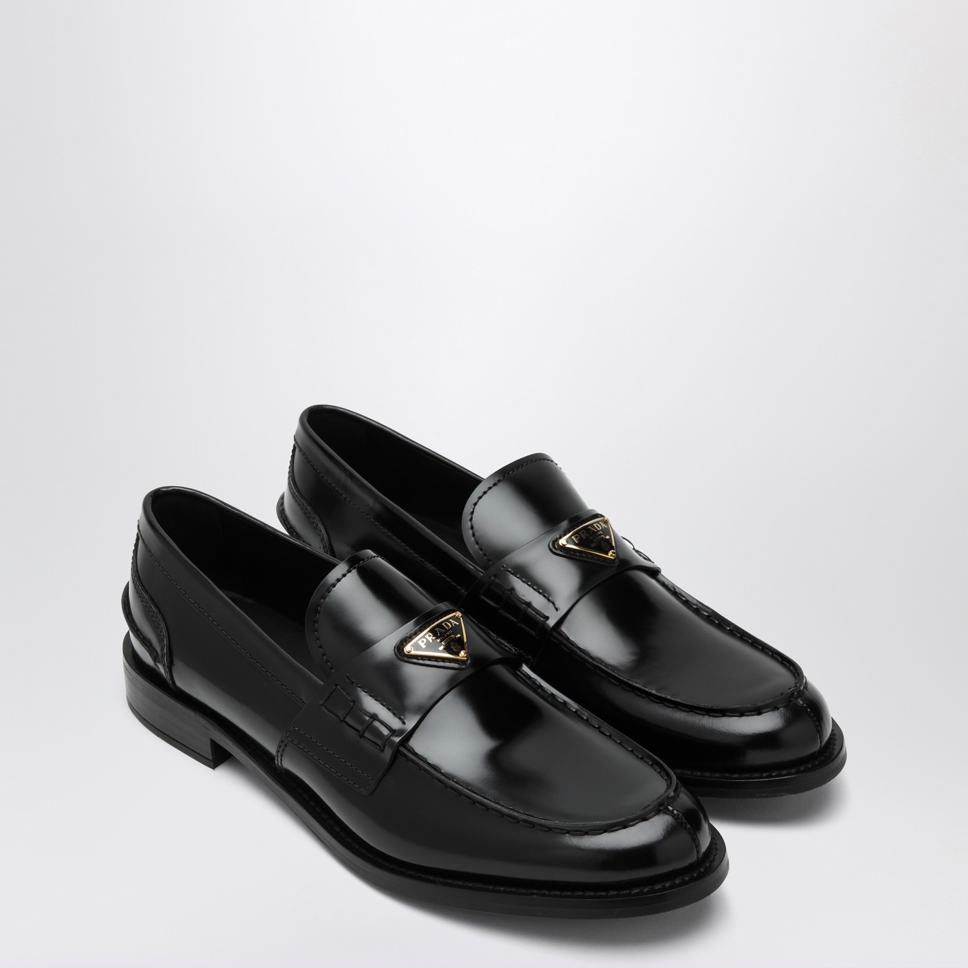 Prada Mocassino nero in pelle spazzolata | TheDoubleF