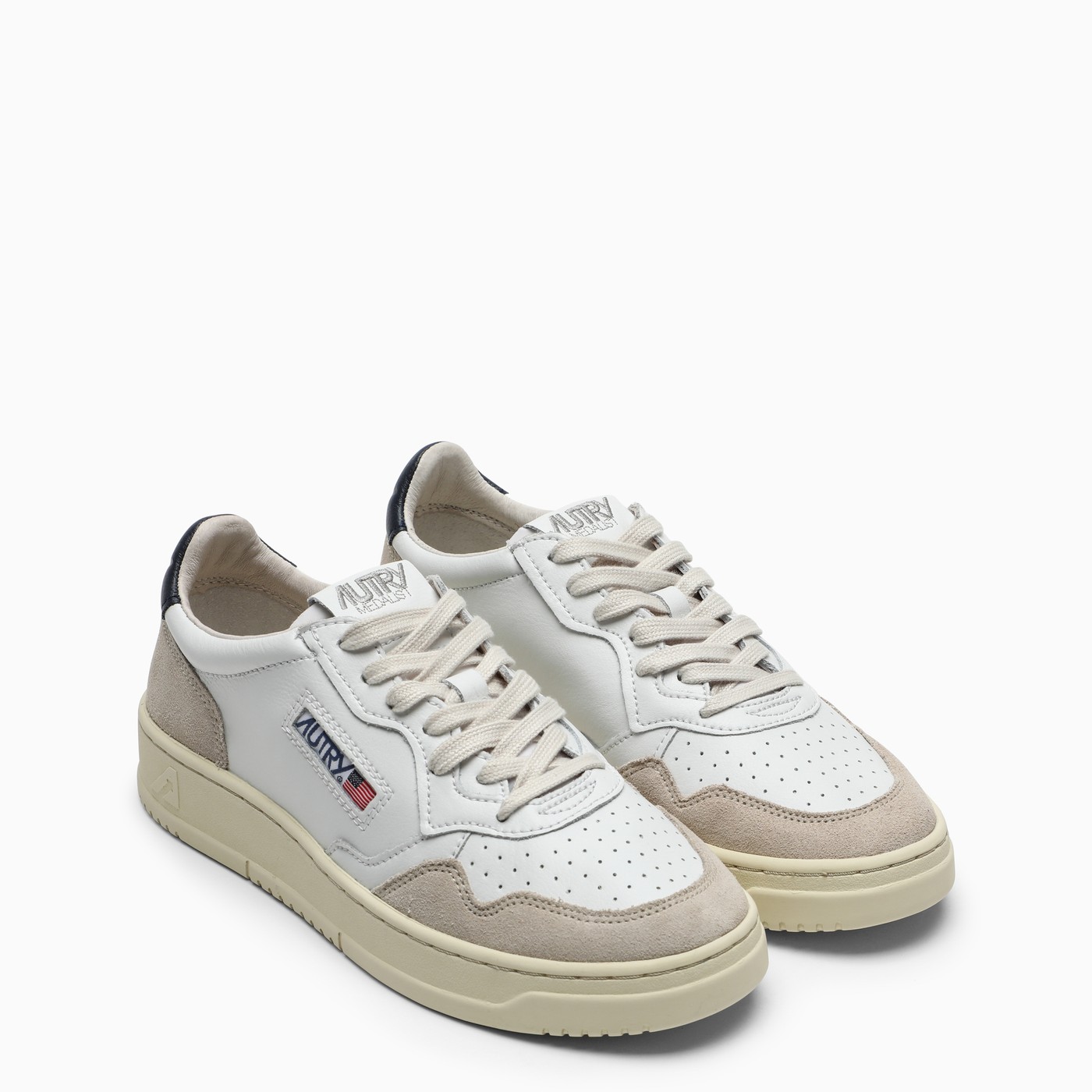 AUTRY Basket Medalist en cuir et daim blanche/bleu marine | TheDoubleF