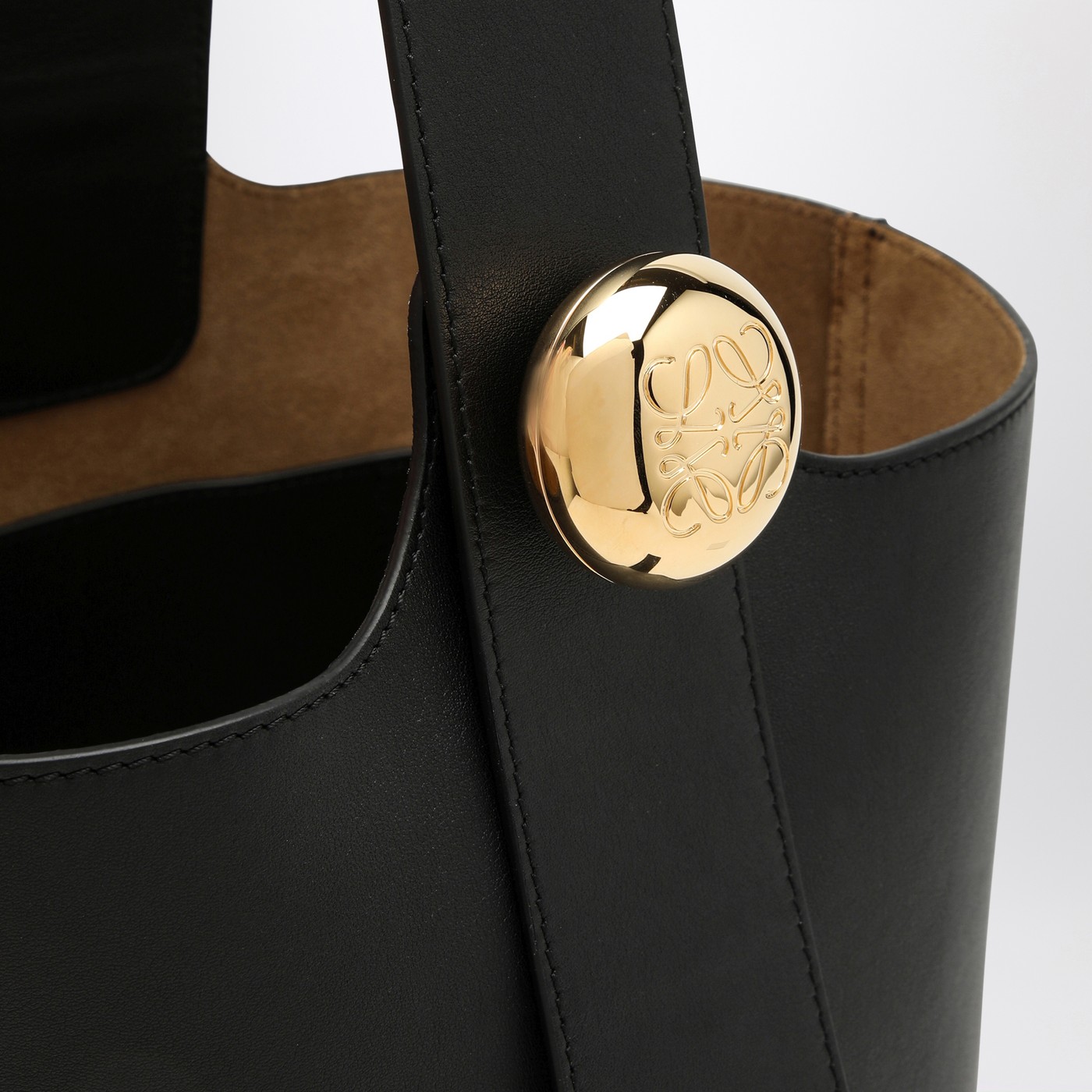 Loewe Black calfskin Pebble Bucket medium bag | TheDoubleF