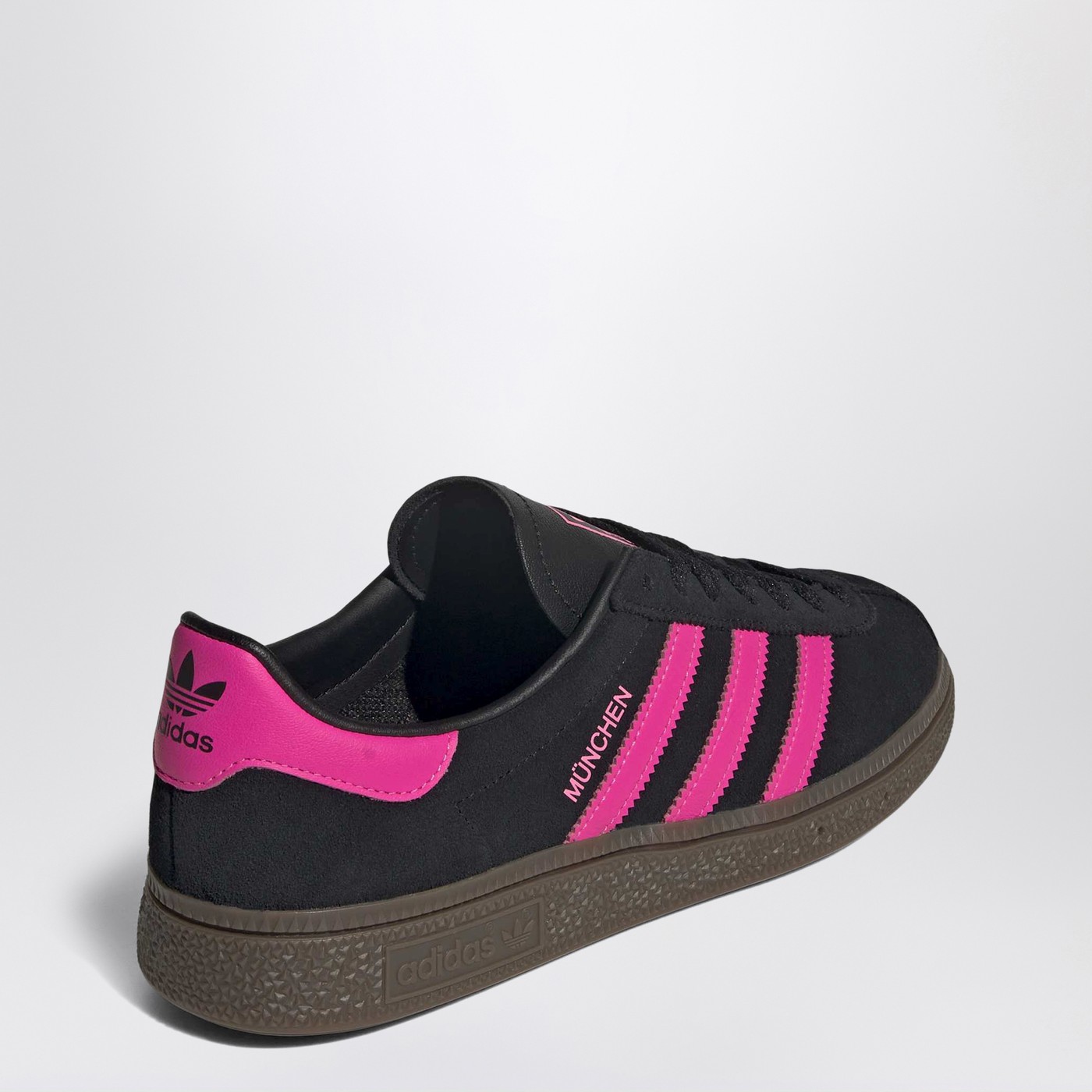 adidas Originals Sneaker München in black/fuchsia suede | TheDoubleF