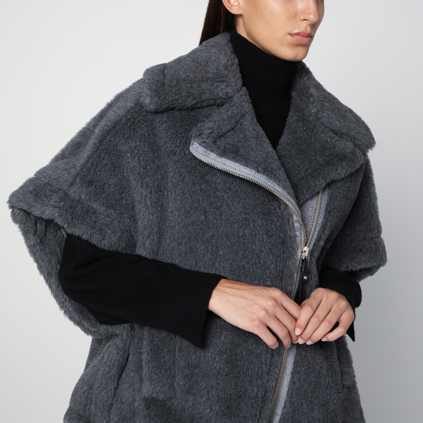 Max Mara Dark grey cape in Teddy fabric | TheDoubleF