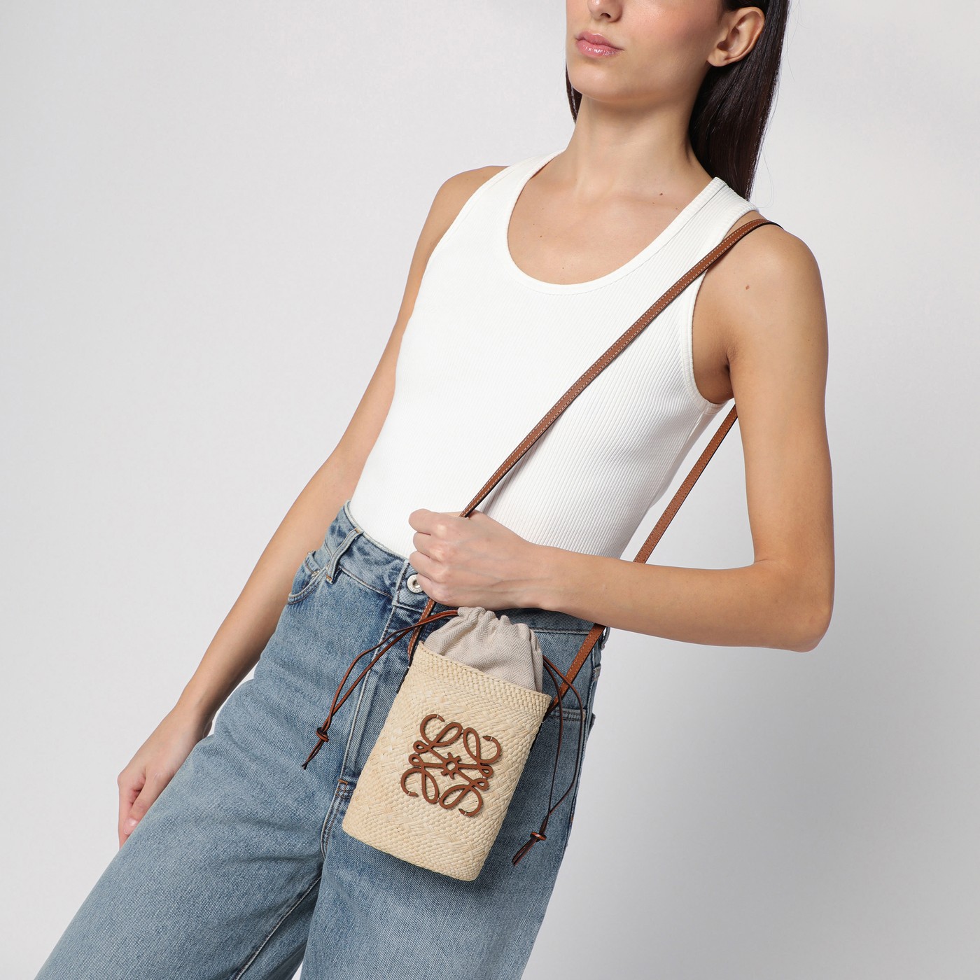 Loewe Sac bandoulière couleur naturelle en palmier iraca | TheDoubleF