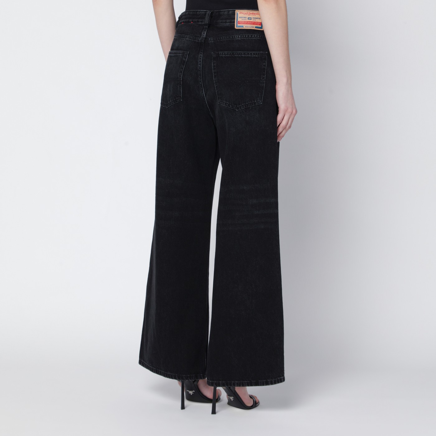 Diesel Flare 1978 D-Akemi jeans in dark washed blue | TheDoubleF