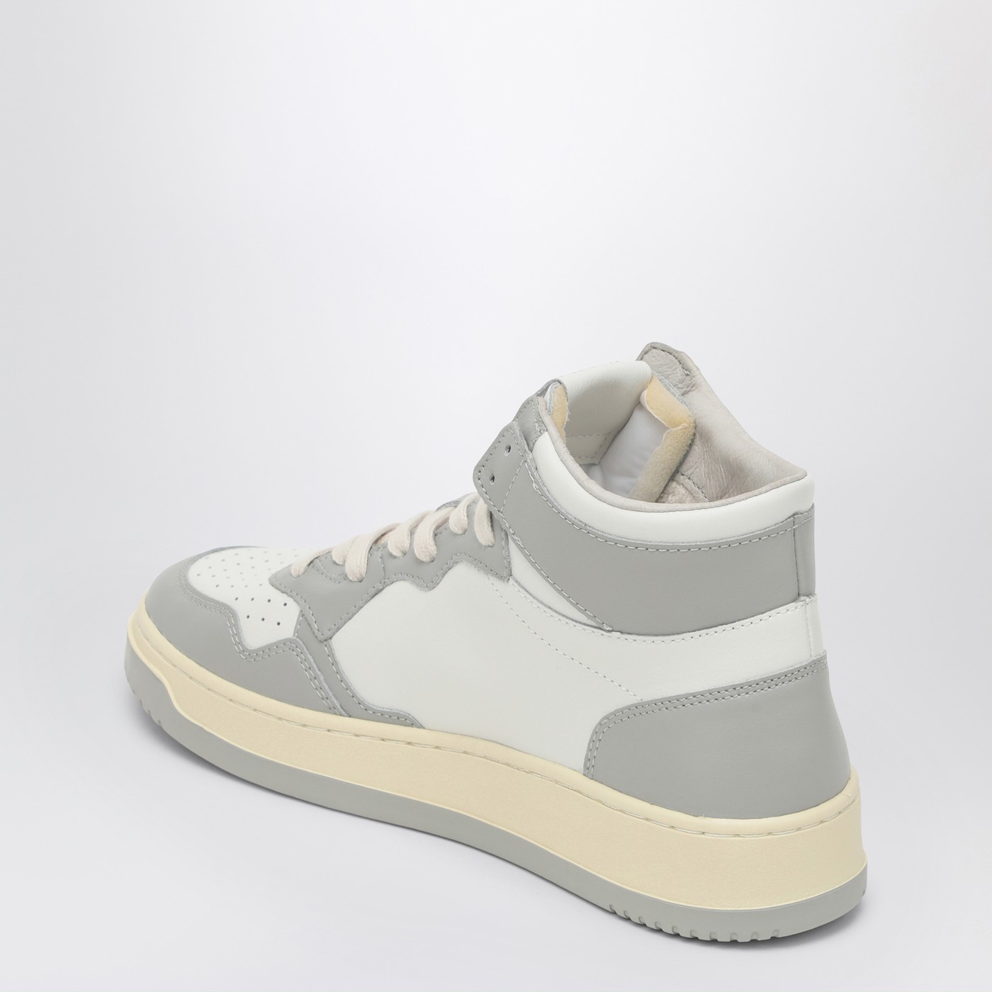 AUTRY Medalist Mid sneakers in white/light grey leather | TheDoubleF