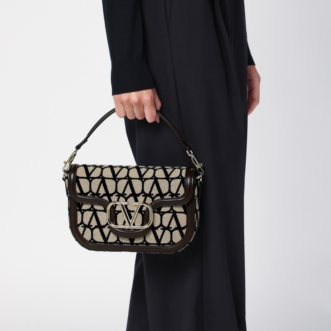 Valentino Garavani locò bag in Toile Iconographe beige/black | TheDoubleF