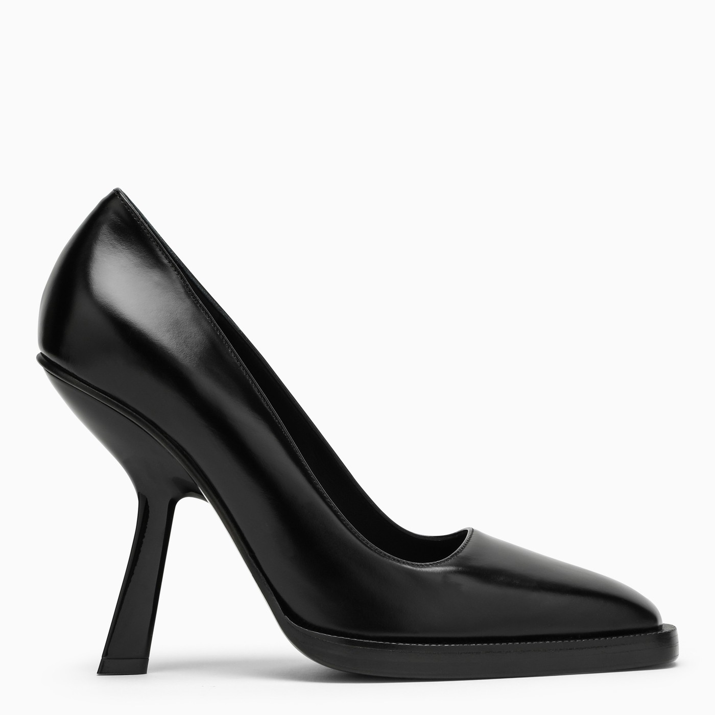 Ferragamo Black décolleté with moulded heel | TheDoubleF