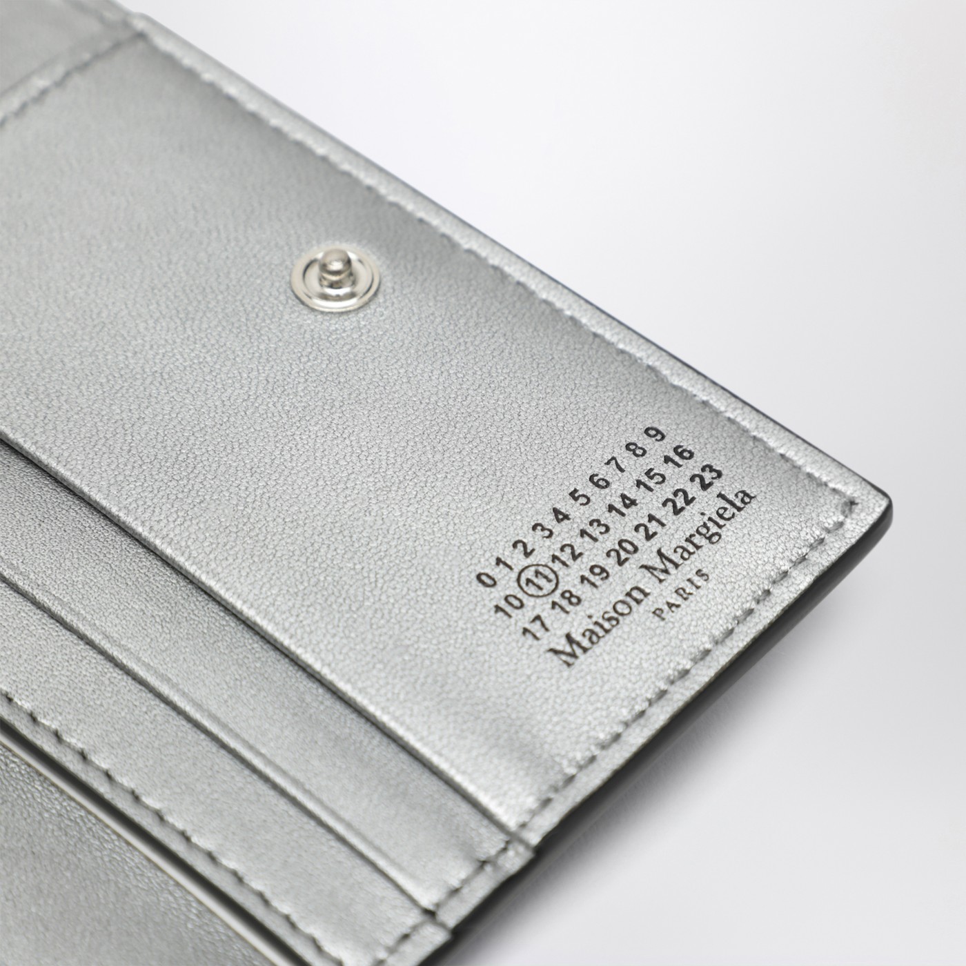 Maison Margiela Compact black wallet with logo | TheDoubleF