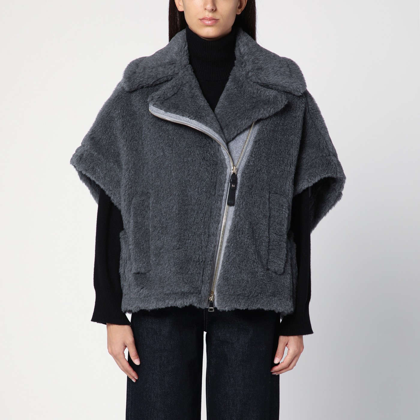 Max Mara Dark grey cape in Teddy fabric | TheDoubleF