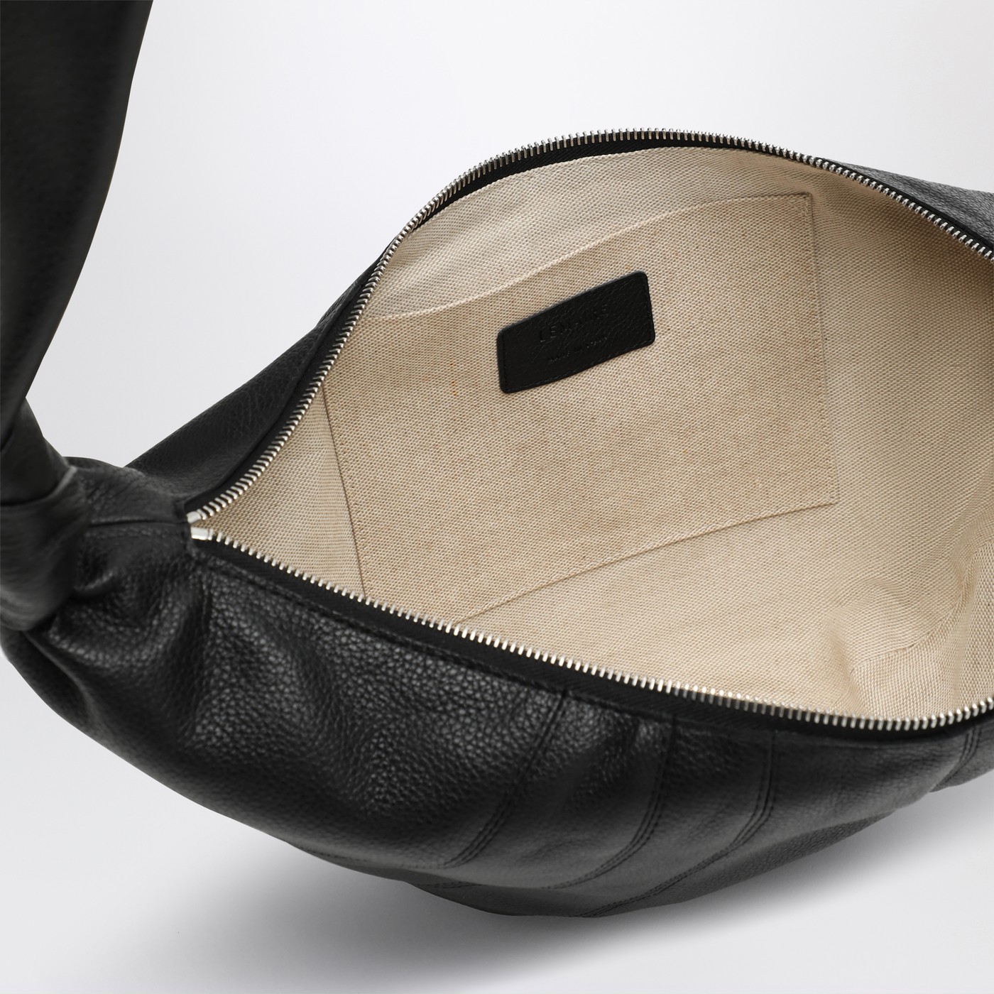 LEMAIRE Sac Croissant moyen en cuir noir | TheDoubleF