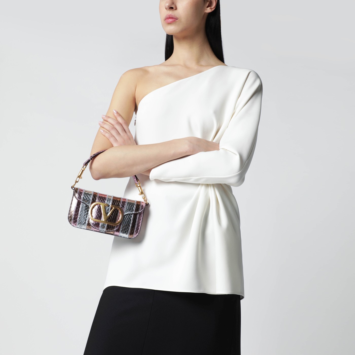 Valentino Petit sac porté épaule Locò en cuir d’élaphe laminé ...