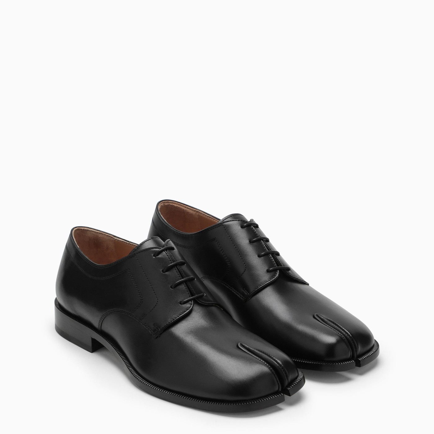 Maison Margiela Chaussure à lacets Tabi en cuir noir | TheDoubleF