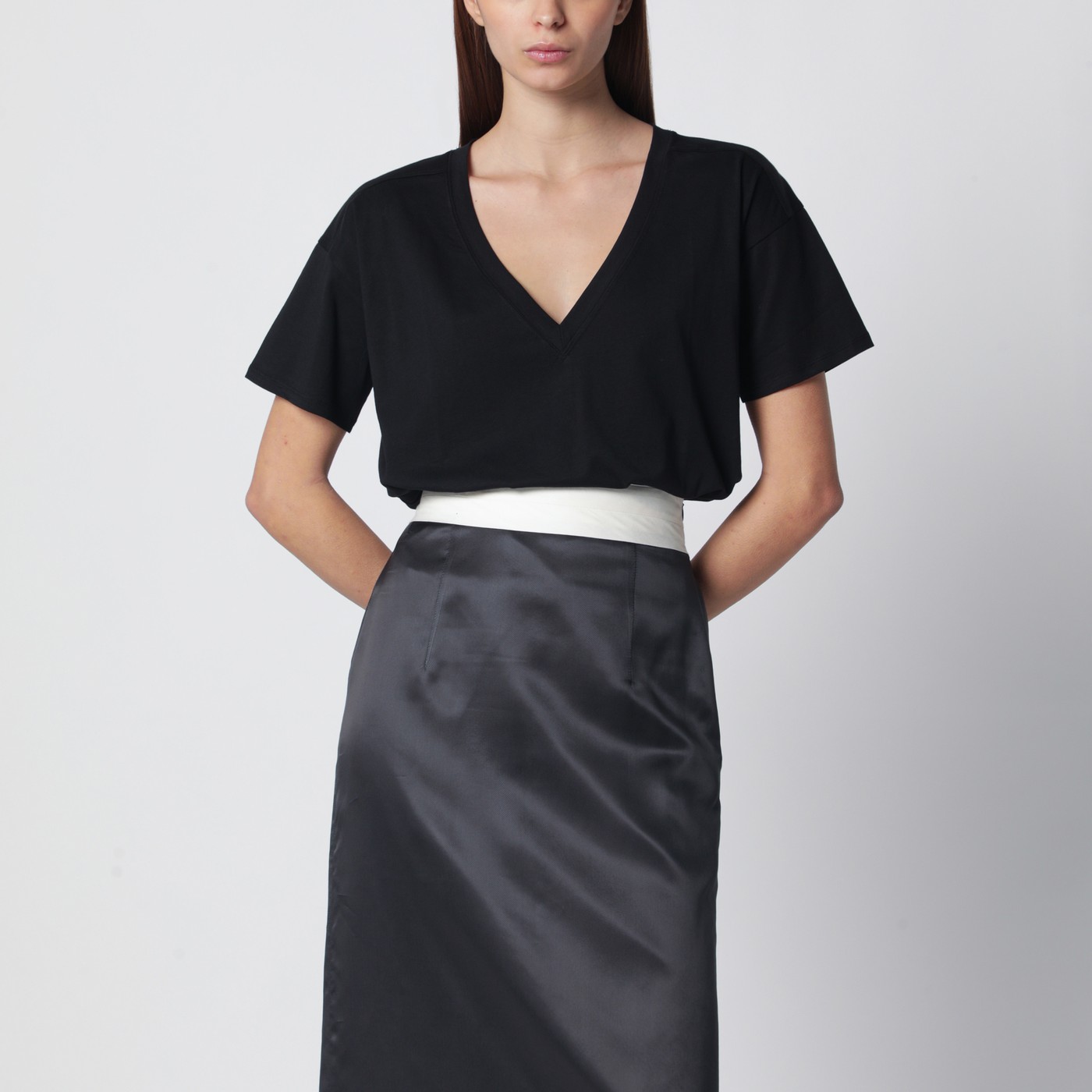 LouLou De Saison T-shirt noir en coton à col V | TheDoubleF