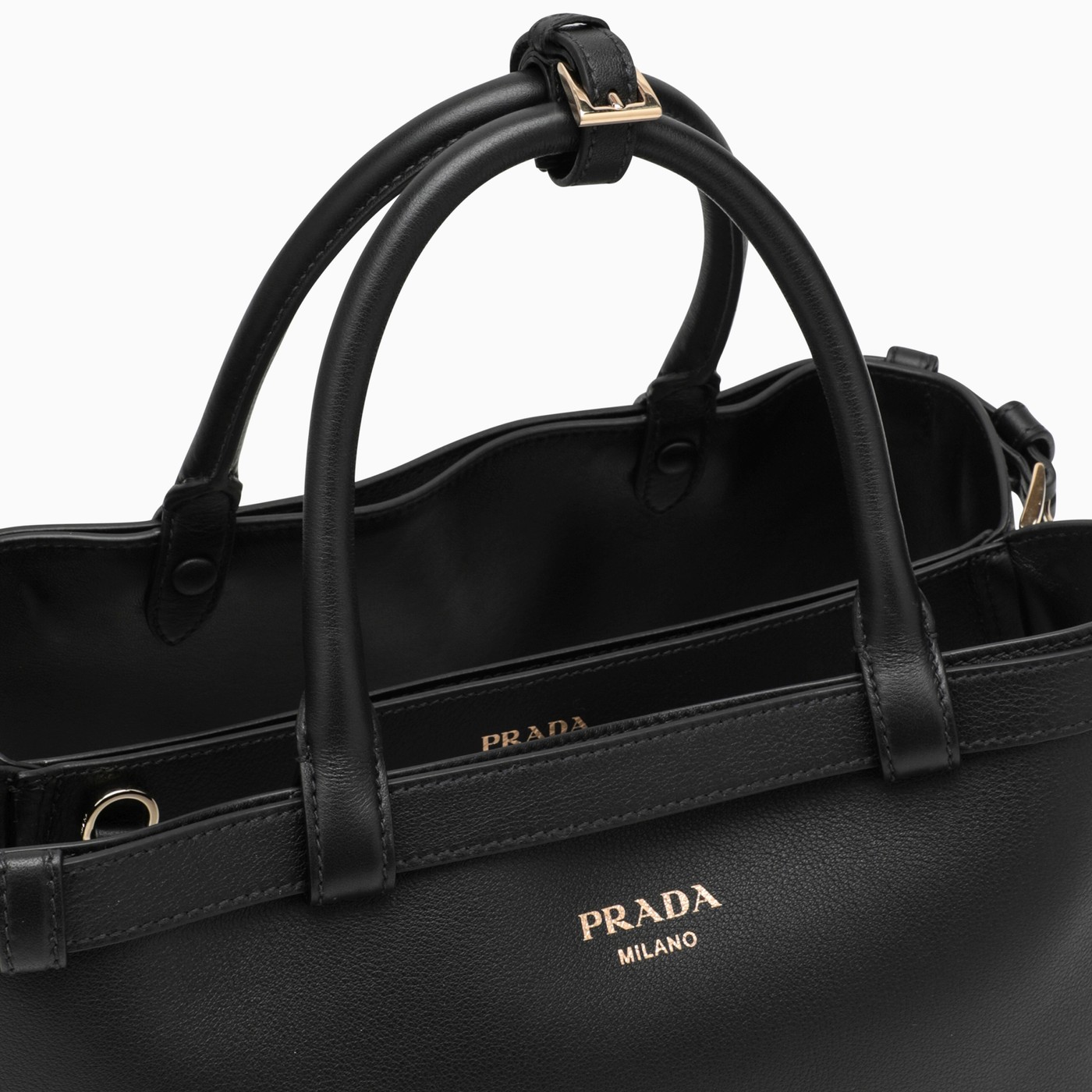 Prada Borsa a mano media nera in pelle con cintura | TheDoubleF