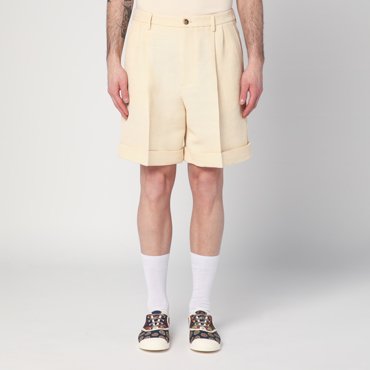 Valentino Butter-coloured Bermuda shorts with turn-ups | TheDoubleF