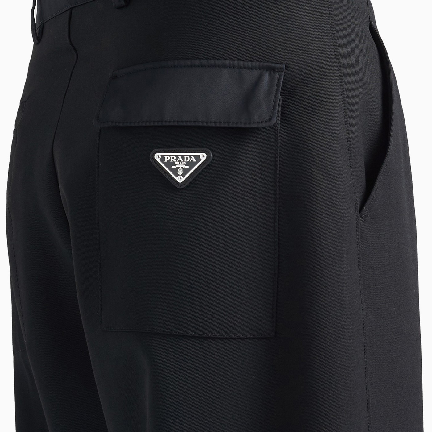 Prada Pantalone in lana nero con triangolo logo | TheDoubleF