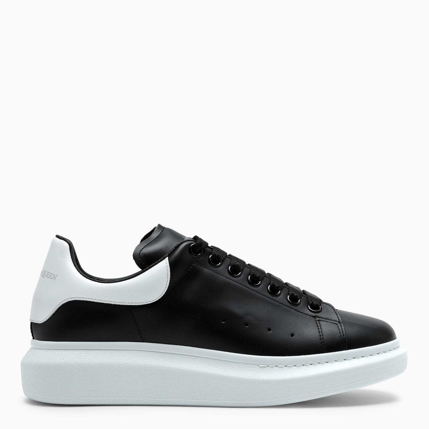 Alexander Mcqueen Basket Oversize Noire Blanche Thedoublef