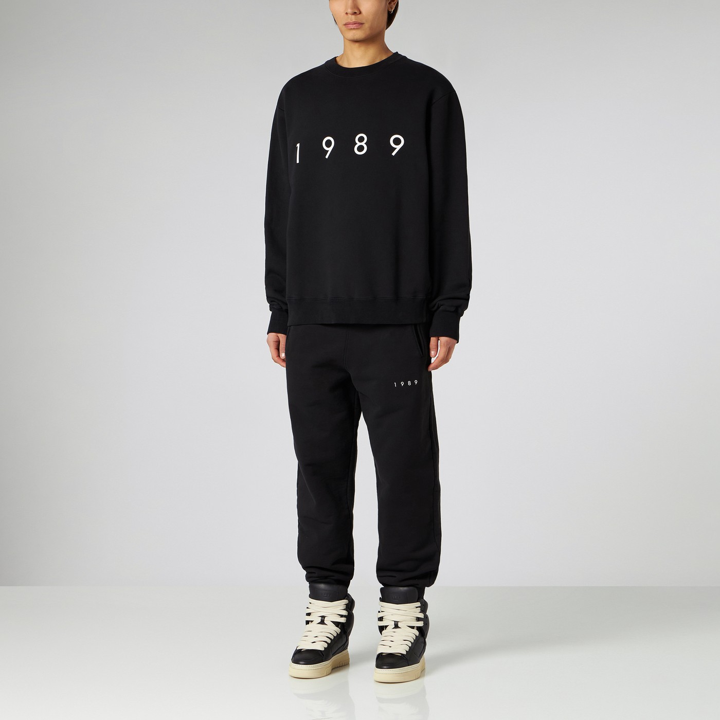 1989 STUDIO crew-neck sweatshirt Logo black | TheDoubleF