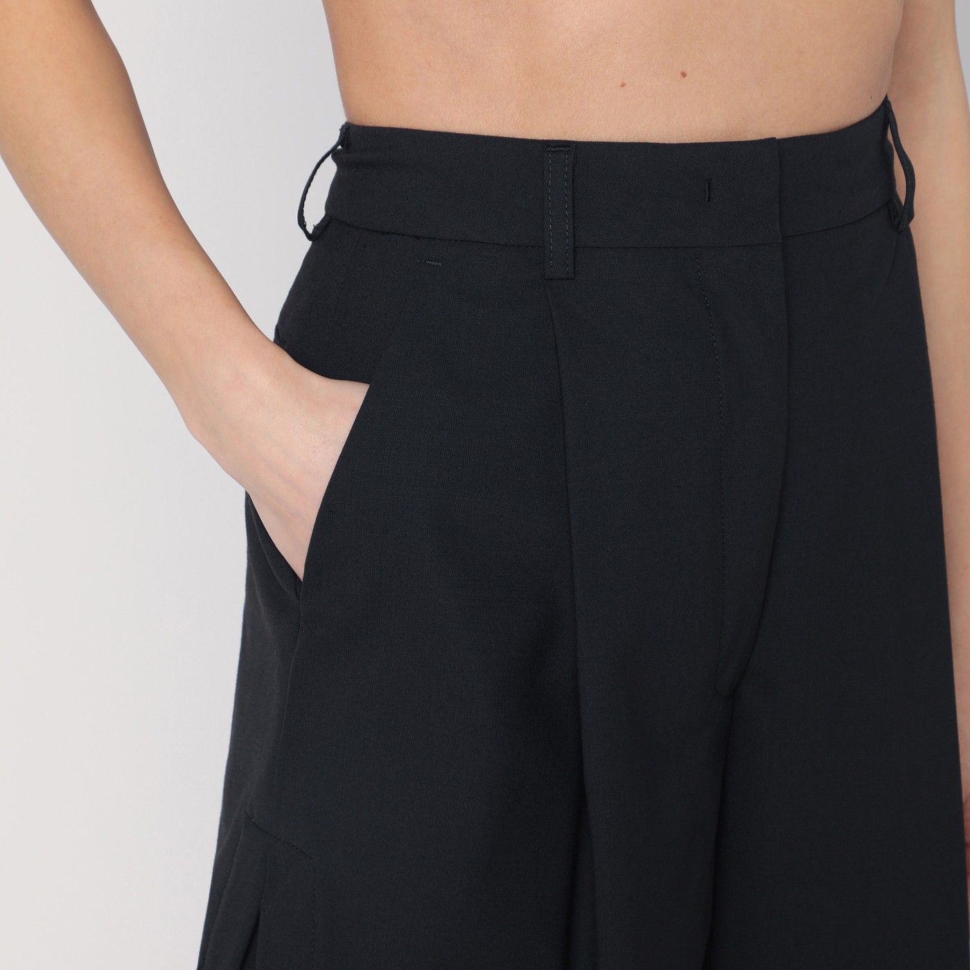 TheLatest Wide black Brenda Bermuda shorts | TheDoubleF