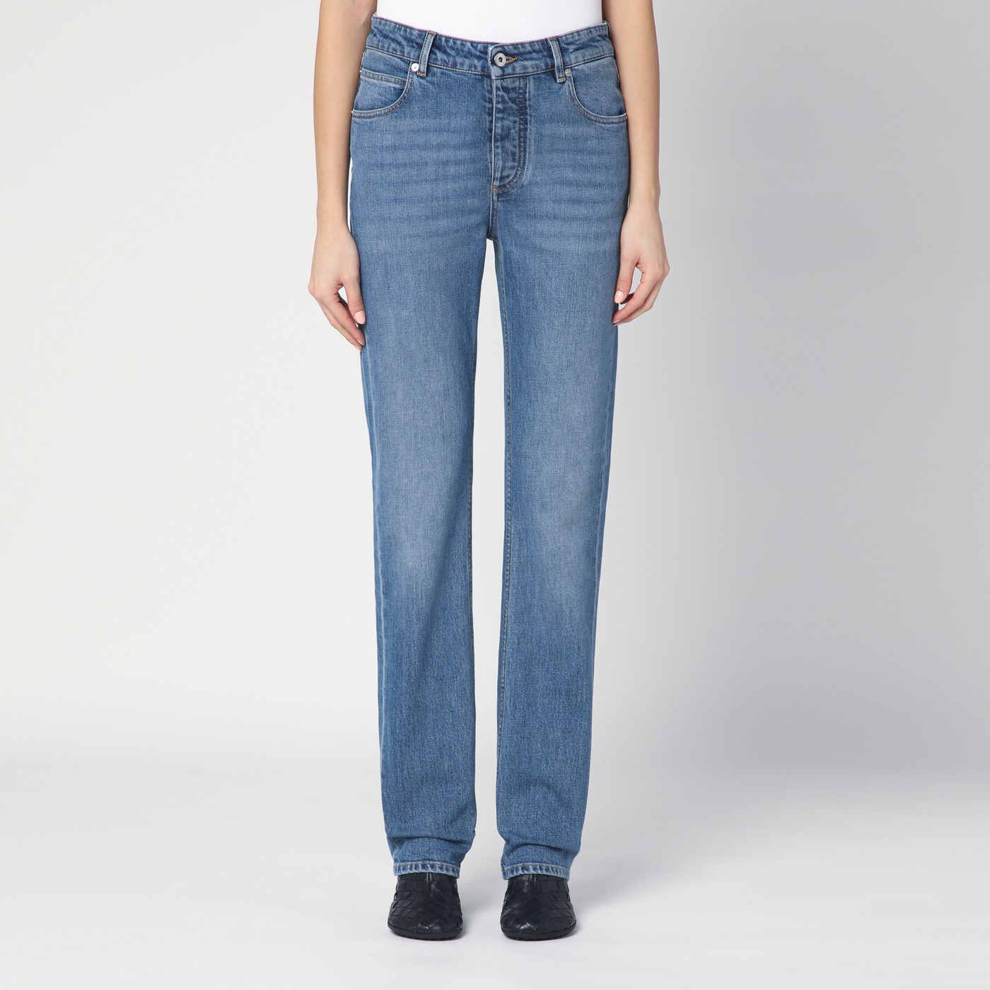 Bottega Veneta Jean bleu avec écusson en Intrecciato | TheDoubleF