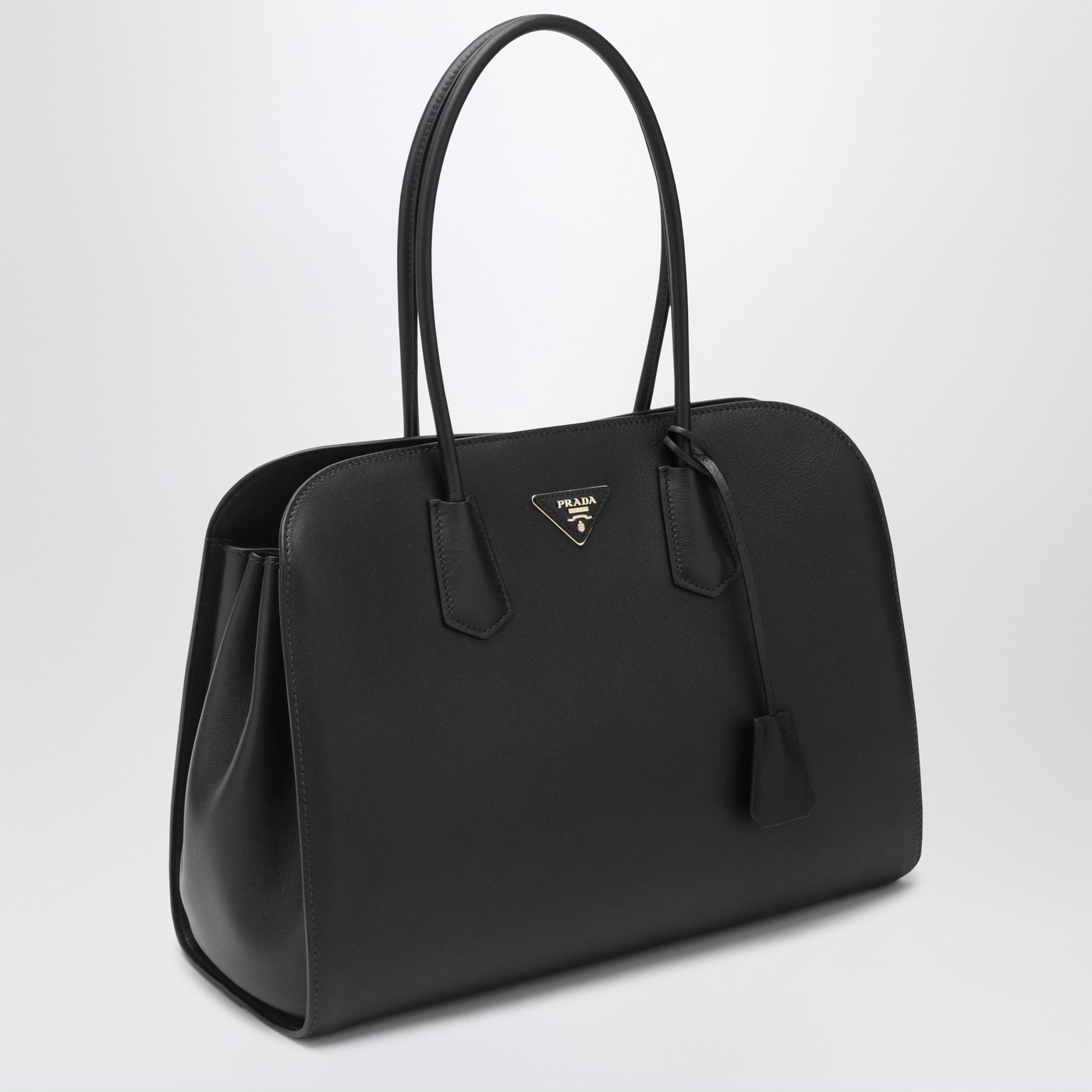 Prada Large shopping bag in black leather | TheDoubleF