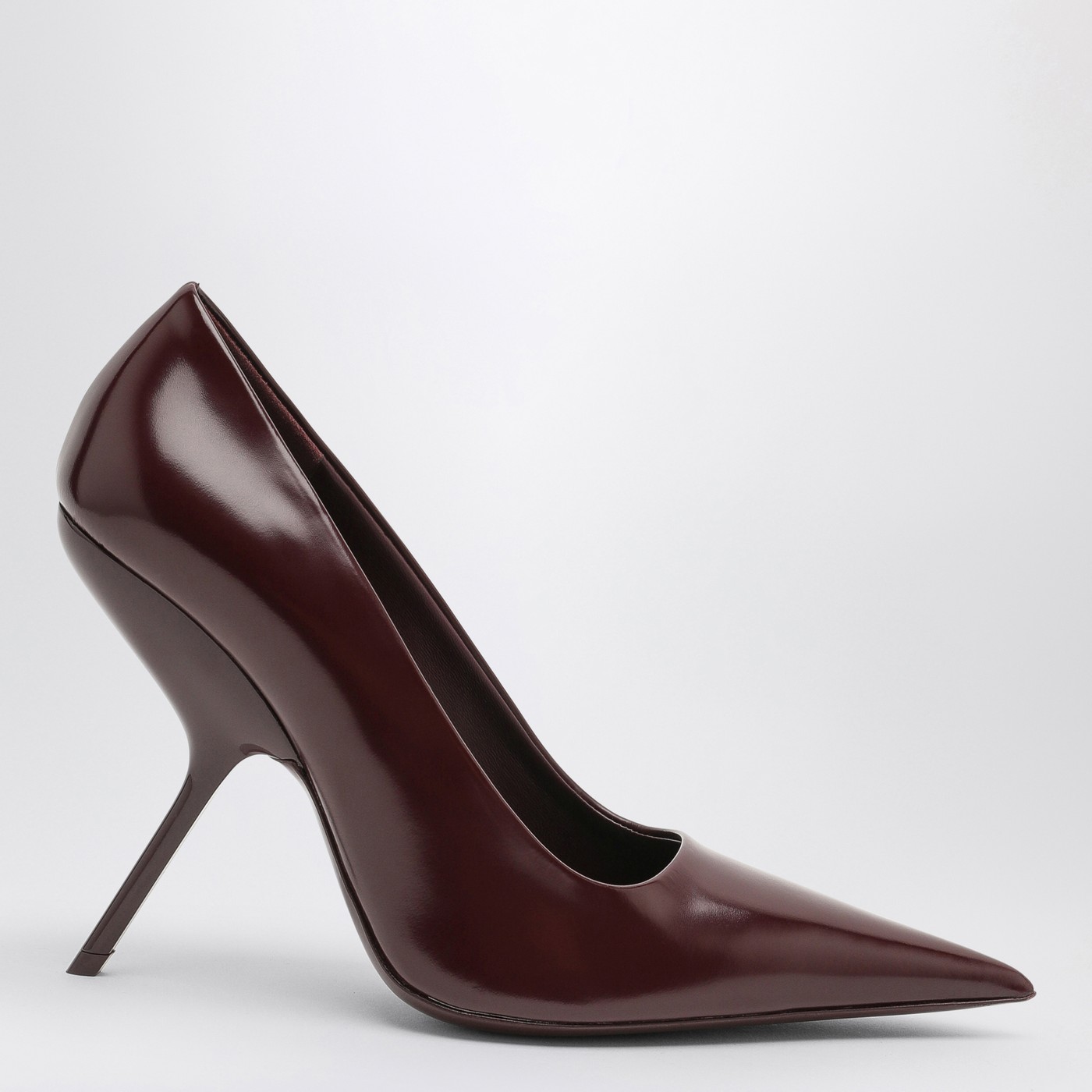 Ferragamo Eva décolleté burgundy in patent leather | TheDoubleF