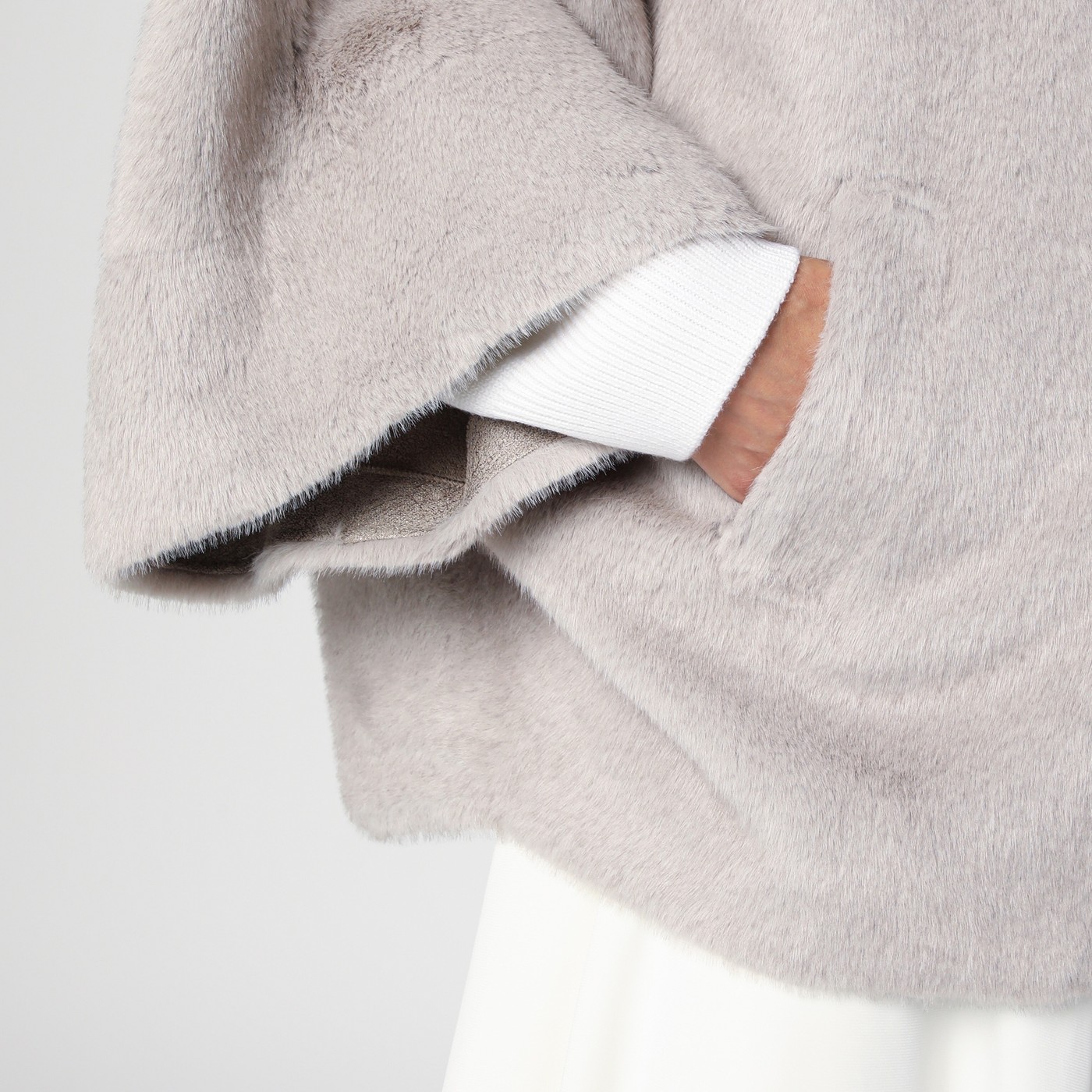 SWD by S.w.o.r.d. Light grey faux fur coat | TheDoubleF