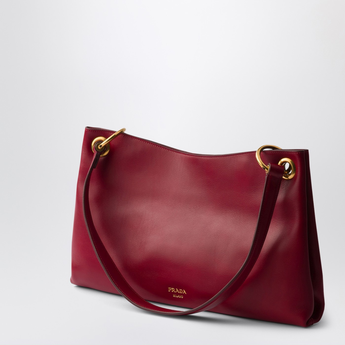 Prada Sac à épaule Prada Etude large en cuir couleur rubis | TheDoubleF