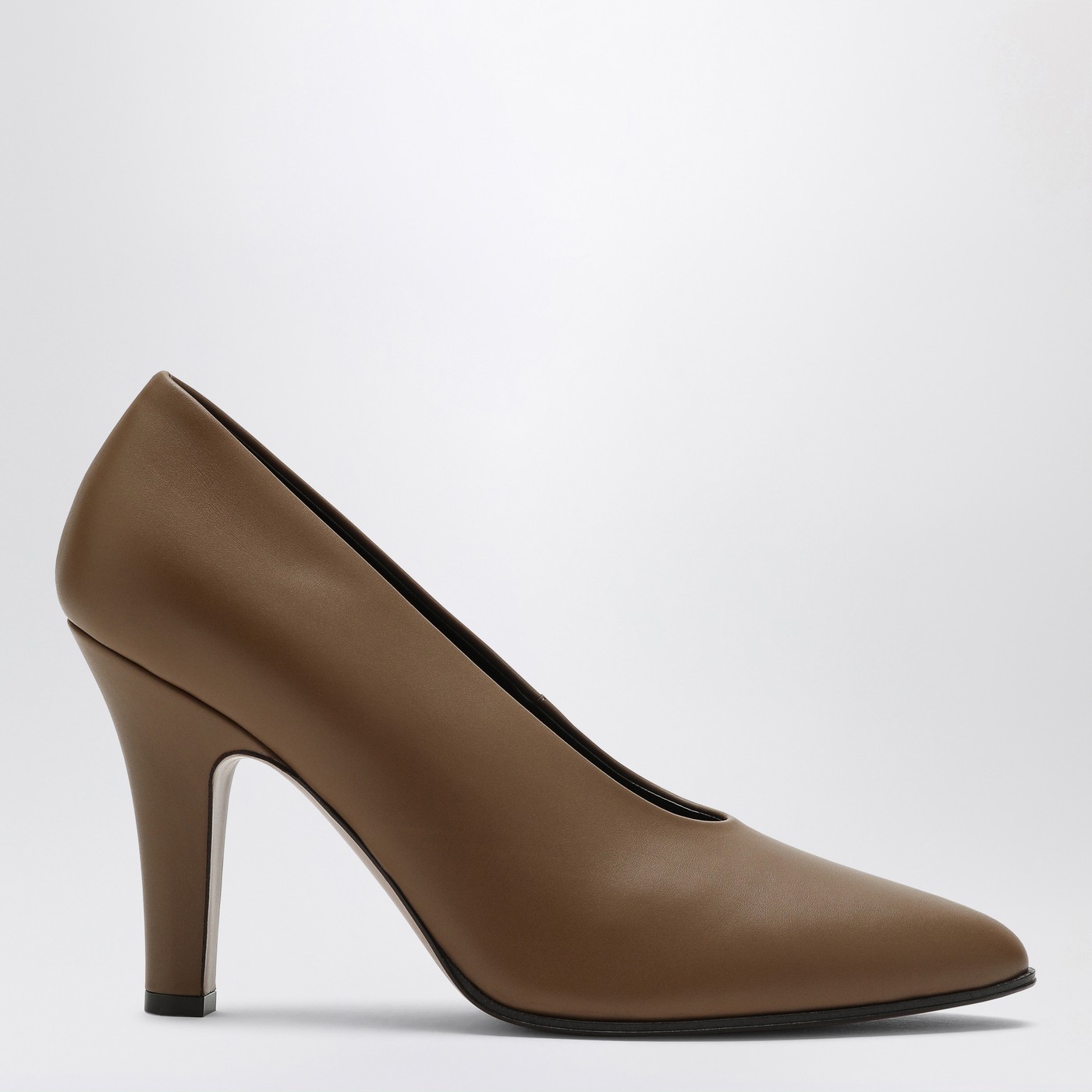 The Row Prudens Fawn coloured décolleté | TheDoubleF