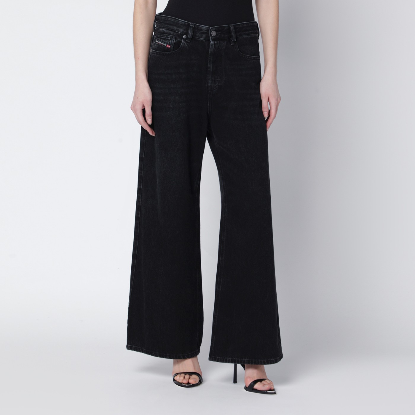 Diesel Flare 1978 D-Akemi jeans in dark washed blue | TheDoubleF