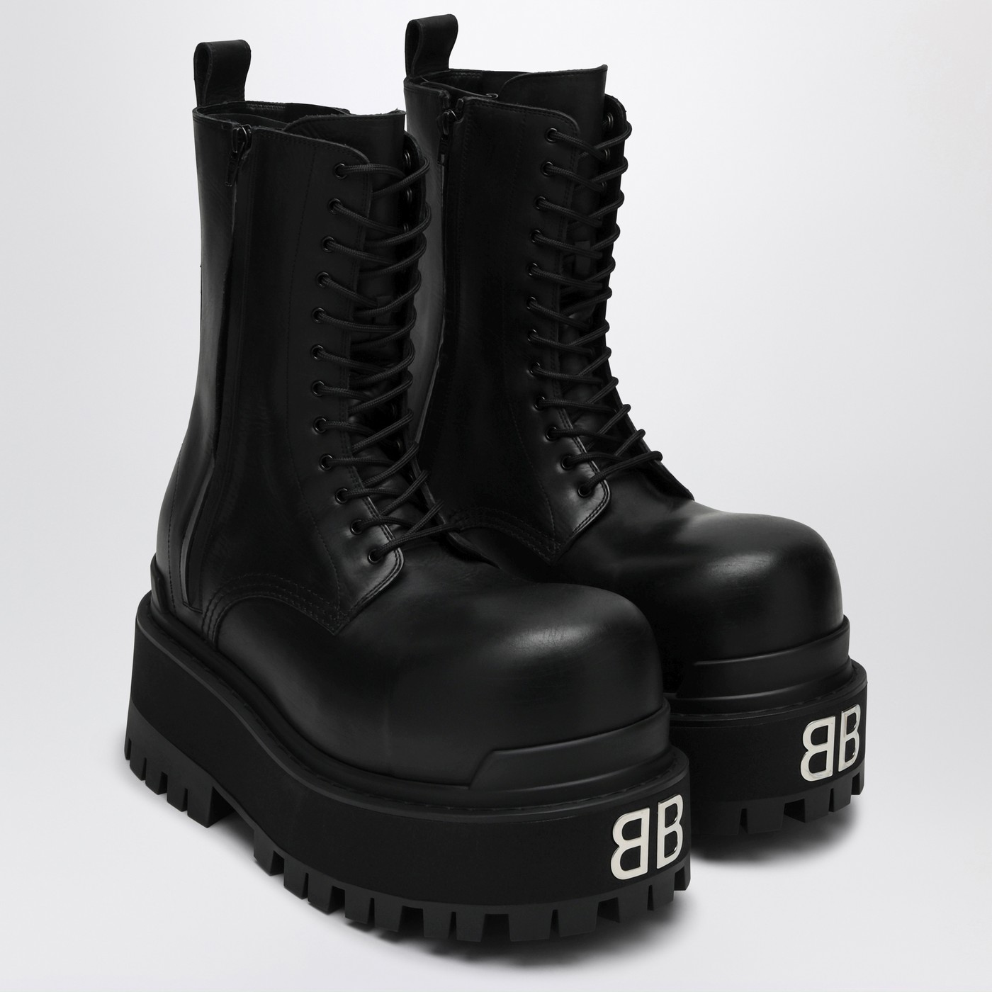 Balenciaga Giant platform boot in black | TheDoubleF