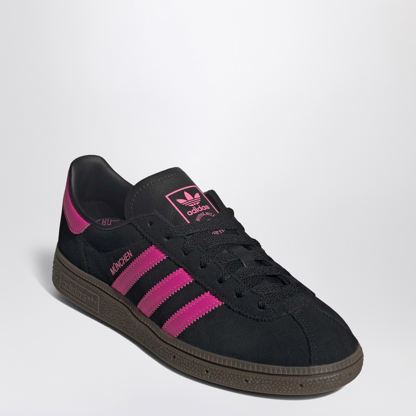 adidas Originals Sneaker München in black/fuchsia suede | TheDoubleF