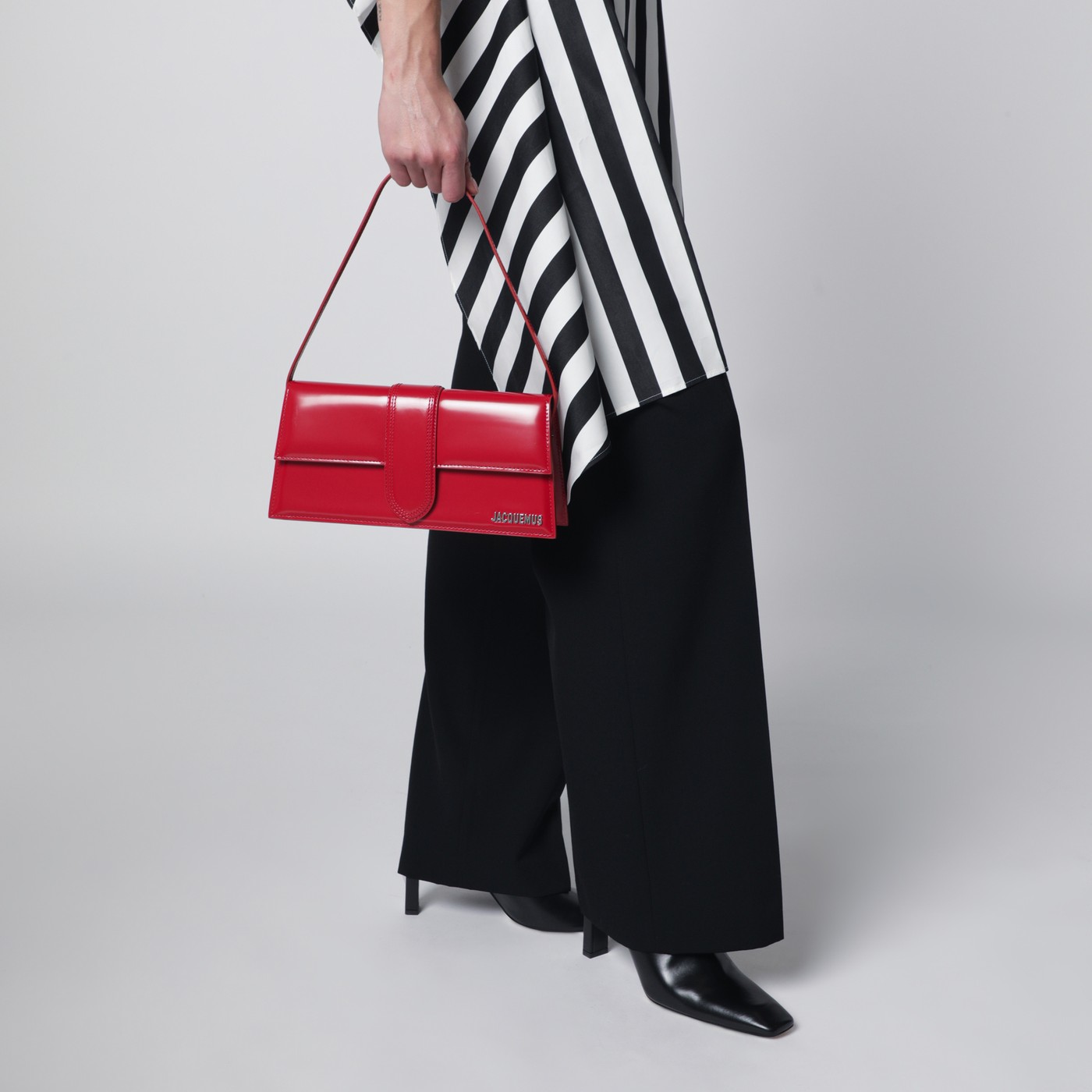 JACQUEMUS Borsa Le Bambino Long rossa in vernice | TheDoubleF