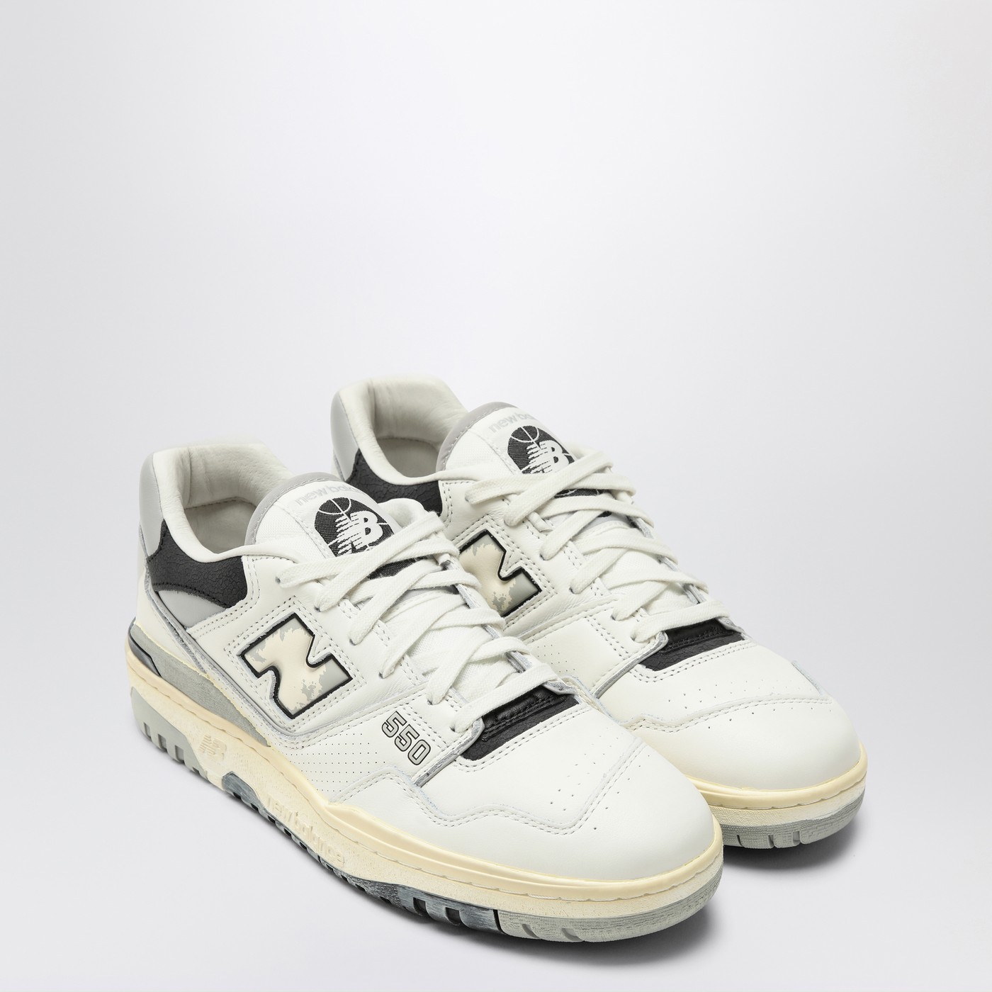 New Balance Low 550 white/grey sneakers | TheDoubleF